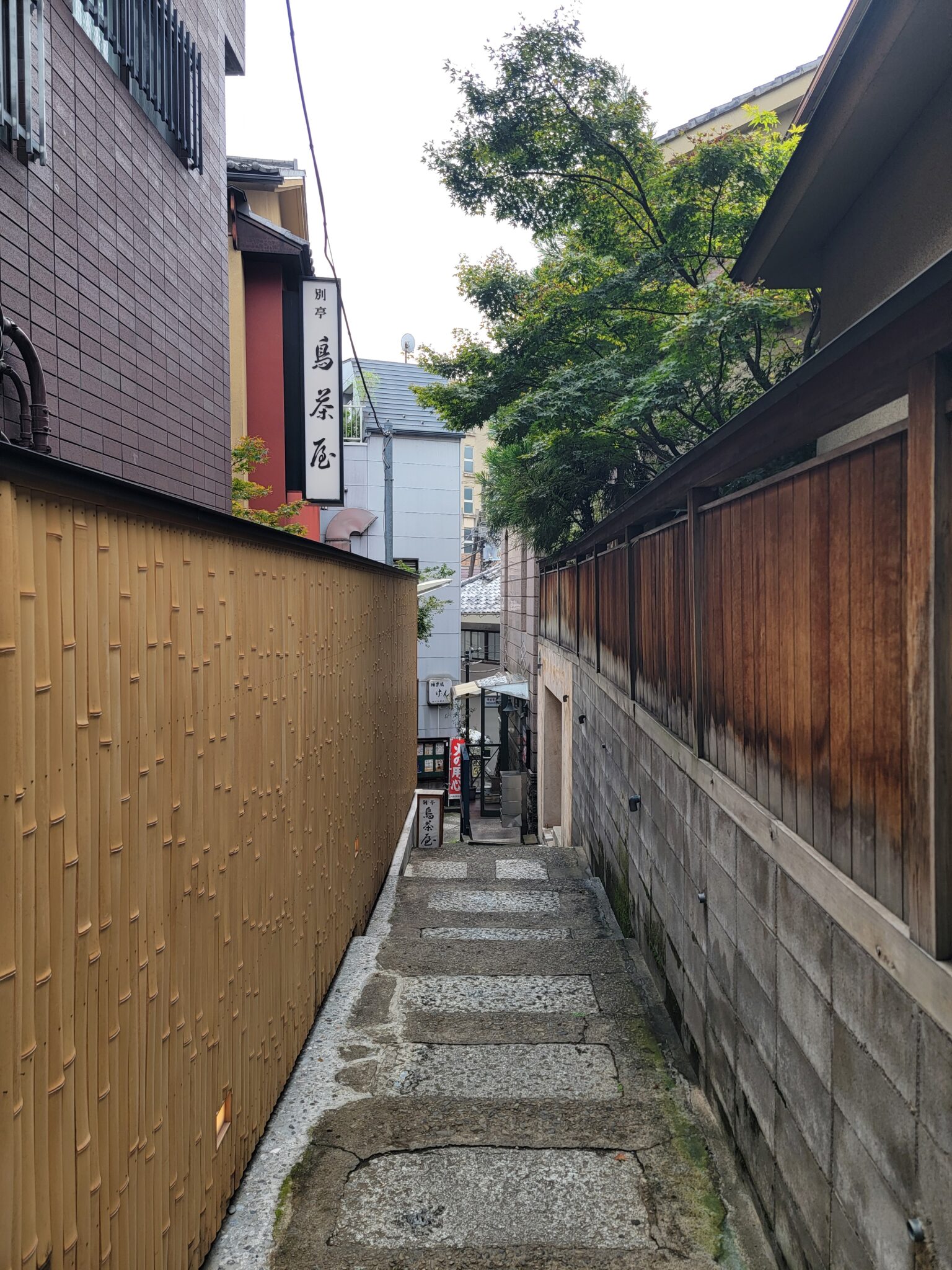 【神楽坂】まるでタイムスリップ！横丁歩きが面白い神楽坂散策 | ジブンイロトラベル OwncolorsTravel