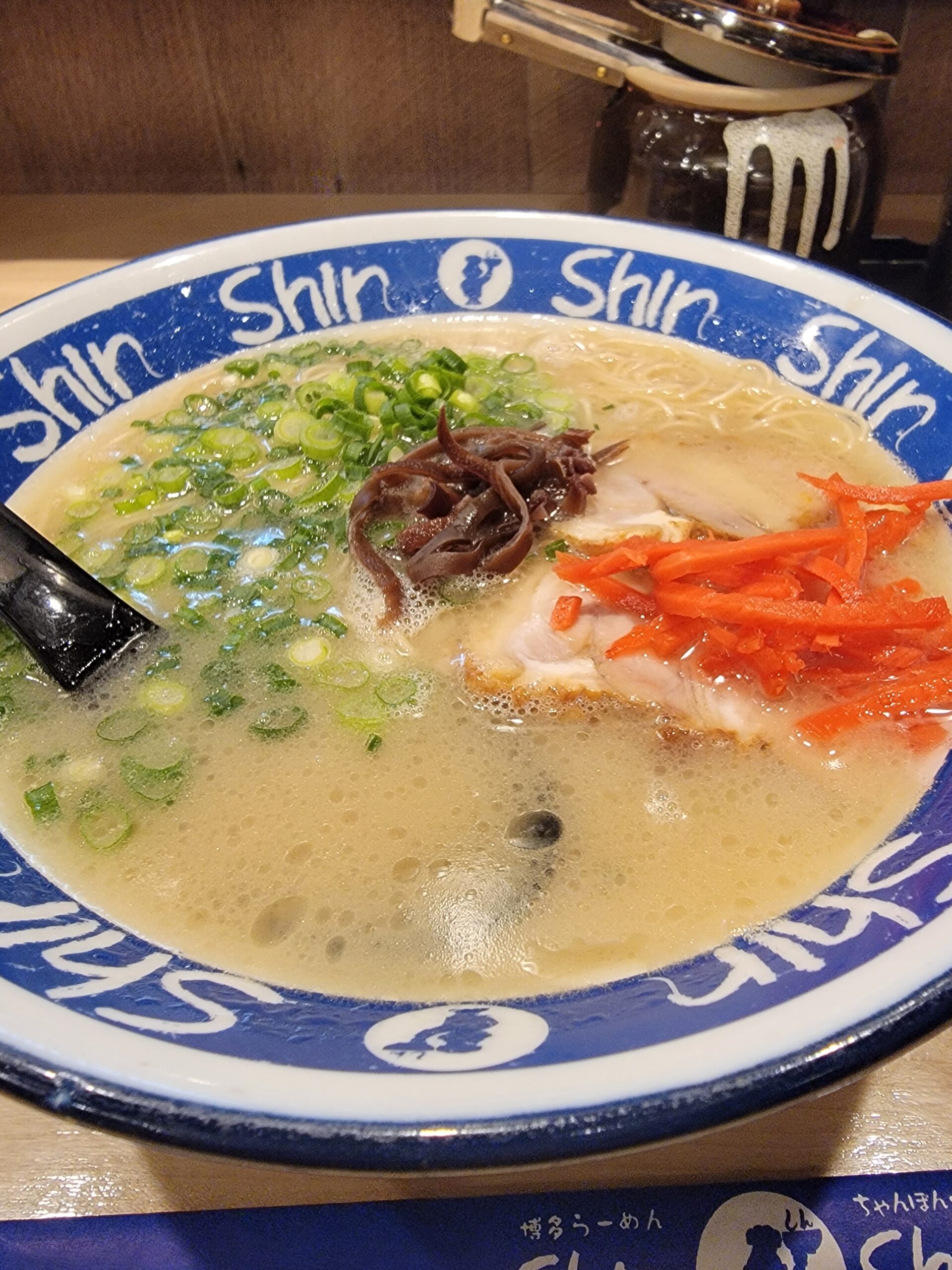 【TRAVEL JAPAN】TONKOTSU RAMEN HAKATA/Top 3 Best Ramen In Fukuoka | ジブン ...